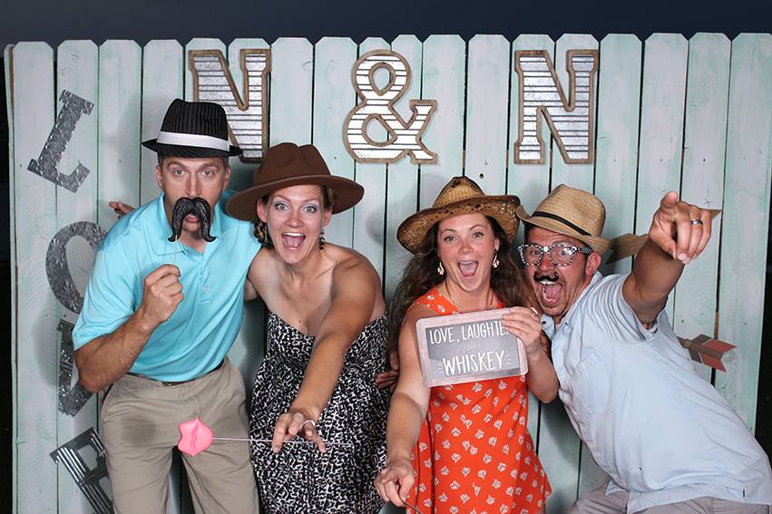 One Fun Photobooth – Where smiles come out!